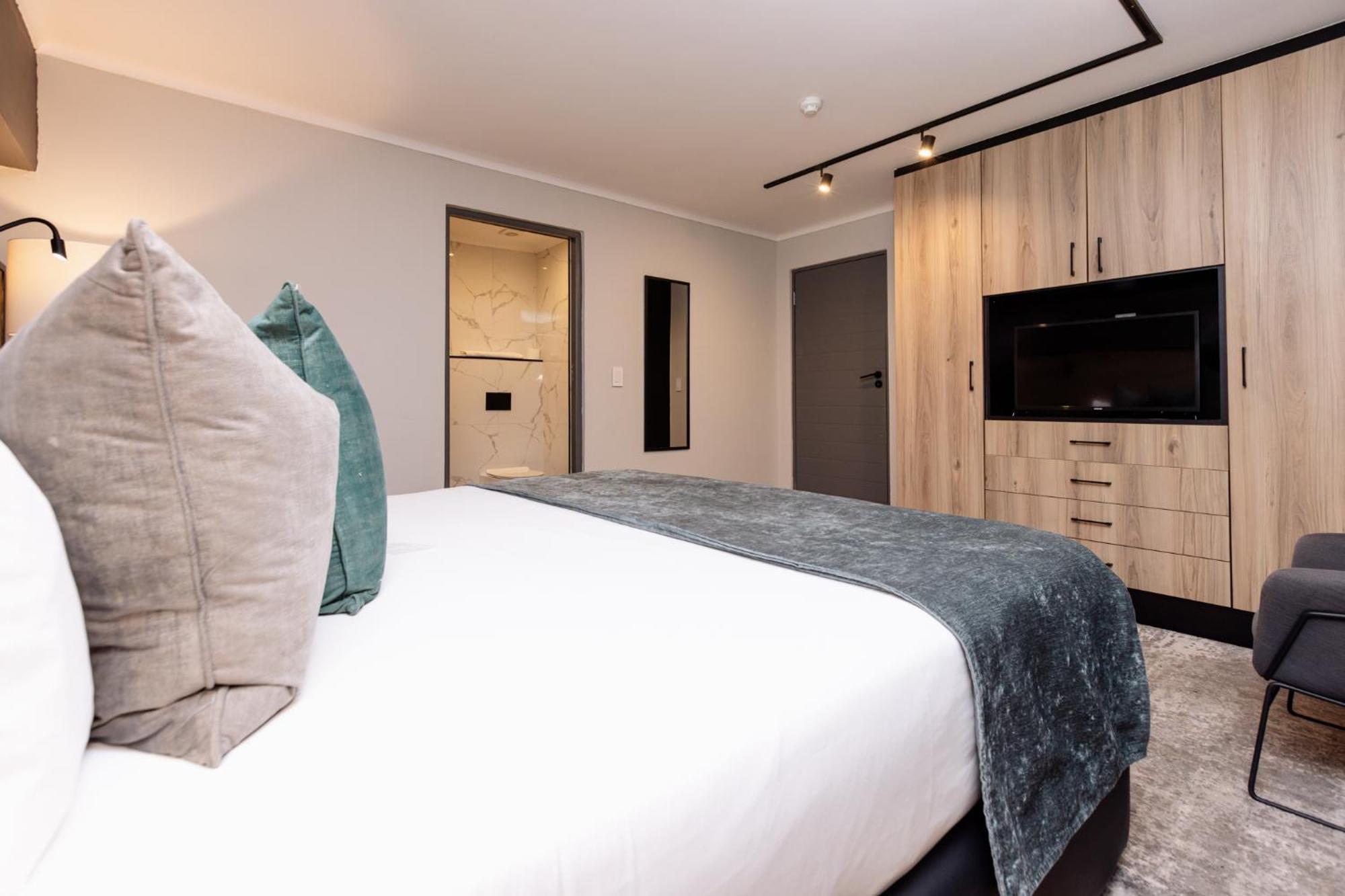 FRESH 84 ON KATHERINE HOTEL JOHANNESBURG | GREAT PRICES FOR ...